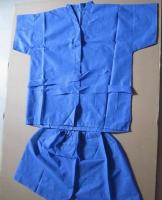 China Nonwoven Disposable Isolation Gowns Colorful Clothing Single Use For Beauty Salon for sale