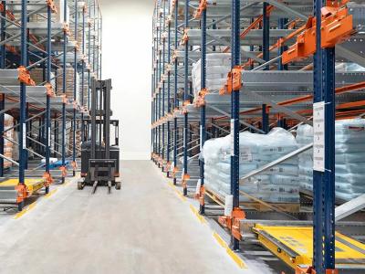 China Powder Coated Remote Control Radio Shuttle Racking System For Pallet Storage for sale