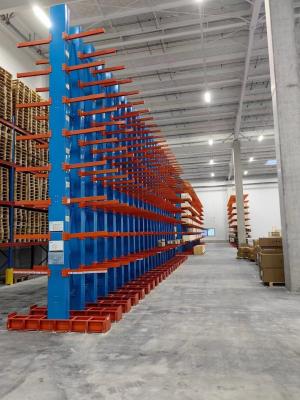 China Versatile Steel Cantilever Warehouse Racking For Heavy Duty Long Pipe Storage for sale