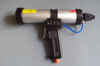 China 400ml sausage air caulking gun soft pack sealant air caulk gun for sale