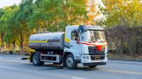China Dongfeng Huashen KL5 10m3 Water Sprinkler Truck with Yuchai 121kW Engine for sale