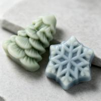 China Christmas Holiday Wax Bottle Candy Assorted Shapes Santa Tree Snowflake Liquid Filled Wax Candy Bulk Wholesal for sale