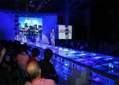 China PH1.667mm Modular LED Display Screen with 359,857 Pixels/㎡ Density and 140° Viewing Angle for Professional Hire for sale
