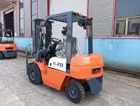 China Duplex 3m Mast 2Ton Diesel Lift Truck Chinese Engine Side Shifter Yellow Color for sale
