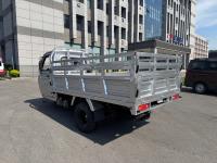 China Gasoline T7 Cargo Tricycle Three Wheeler Full Enclosure Cabin 1000cc Water Cooled With Full-Floating High Low Gear Big Booster Oil Brake Rear Axle And 3000kg Load Capacity For Heavy Duty Transport for sale