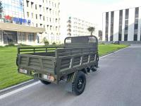 China Gasoline 150cc Air-Cooled Cargo Tricycle, Wuyang Classic Style, 1.8m Cargo Box, Inner-Floating Small Booster Rear Axle, with 800kg Load Capacity for sale