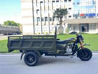 China Gasoline 150cc Air-Cooled Cargo Tricycle, Wuyang Classic Style, 1.8m Cargo Box, Inner-Floating Small Booster Rear Axle, with 800kg Load Capacity for sale