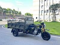 China Gasoline 150cc Air-Cooled Cargo Tricycle, Wuyang Classic Style, 1.8m Cargo Box, Inner-Floating Small Booster Rear Axle, with 800kg Load Capacity for sale