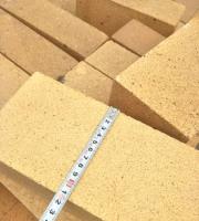 China Lightweight Fire Clay insulating Bricks Backing Kiln Door Lining Bricks Zhengzhou for sale