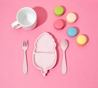 China Modern Baby Tableware Set Pink Corn Silicone Plate Anti Spill Stain Resistant Lightweight Tableware Made Mainly for Kids for sale