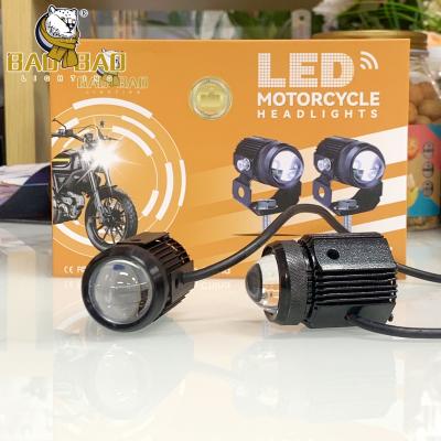 China 2pcs White Yellow Flashing 20 Watts Aluminum Mini Driving Light Universal LED Front Fog Light for Bike Motorcycle Spare Parts for sale
