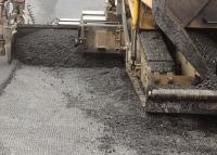 China 40kN/m Black Fiberglass Geogrid with 25.4mm Grid for Dike Slope Reinforcement and Soil Stabilization for sale