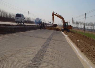 China GGF50 Fiberglass Geogrid for Runway Construction - 50 kN/m Tensile Strength, 25.4mm Grid Size for sale
