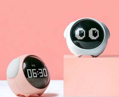 China Circular 2.5W Kids Alarm Clock with 1500mAh Touch Light and Sound Control for sale