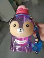 China CE 1500ml Kids Plastic Water Cup with Tube and Belt BPA Free Reusable for sale
