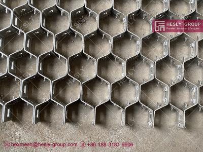 China 15mm Height 304 Stainless Steel Hex Mesh for Refractory Lining 960mm Width for sale