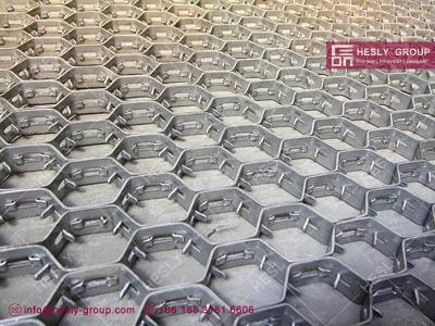 China Hexmesh for Refractory Lining 30mm Height Stainless Steel 304 Furnace Hex Metal Mesh for sale
