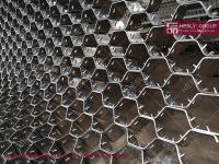 China STS310s Hex Metal Mesh for Chutes and Hopper Linings 2.0x25mm Bar Strips 48mm Hexagonal 1000x1000mm for sale