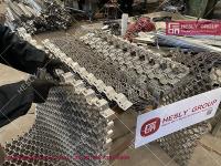 China STS309s Hex Metal Mesh for Chutes and Hoppers 2.0x19mm Bar Strips 48mm Hexagonal 500x1000mm for sale