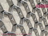 China Stainless Steel 410S Hexagonal Mesh 19mm Thickness 1.5mm Strips 95x3.0m for Dryer Linings for sale