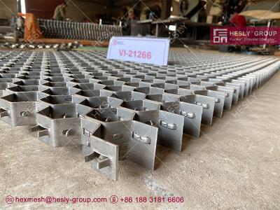China Stainless Steel Hex Mesh Furnace Lining 45mm Thickness 2.0mm Strips Refractory Holder for sale