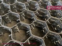 China Stainless Steel 304H Hexmesh Refractory Floor Armour 2x50x50mm for Industrial Furnace Lining for sale