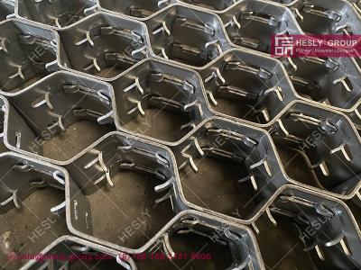 China Stainless Steel 304H Hexmesh Refractory Floor Armour 2x50x50mm for Industrial Furnace Lining for sale
