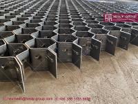 China Stainless Steel 304H Hexmesh Refractory Floor Armour 2x50x50mm for Industrial Furnace Lining for sale