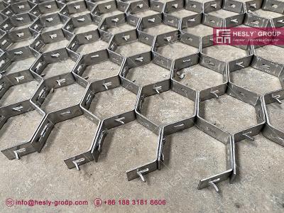 China AISI 410S Hexmesh for Refractory Ducts 1.5x15x50mm 1000x1000mm China Manufacturer for sale
