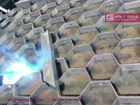 China Hex-Mesh Refractory Lining Stainless Steel 310S 3/4in Depth 16 Gauge Hexagonal Mesh for sale