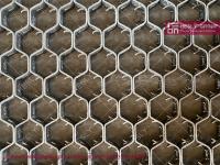 China SS410S Hexagonal Mesh for Refractory Lining 25mm Deep 3mm Thickness 3x8ft Sheet for sale