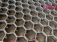 China SS304H Hexsteel Mesh 19mm Height 16 Gauge Lances Type 1.5m x 3.0m for FCC Reactor Wall Refractory Reinforcement for sale