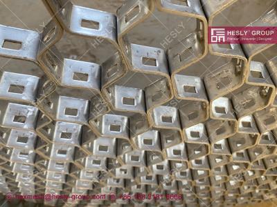 China 0Cr17Ni14Mo2 Hex Steel Grid 20mm Height 60mm Hole SS316 Refractory Lining Hexmesh for sale
