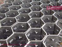 China 3/4x14ga 410S Hex Mesh Refractory Linings Hexsteel for Furnace Duct Cyclone for sale