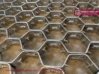 China Din1.4435 SS316L Hex Steel Grid 19mm Height 50mm Hole 914mmx3050mm Refractory Lining Hexmesh for sale