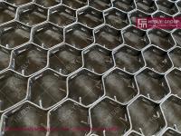 China Din1.4541 Hexmesh 25mm Height for Refractory Linings in Cyclones 1mx2m for sale