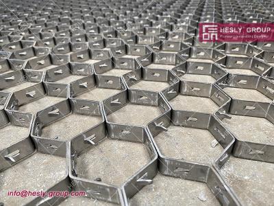 China AISI 410S Hexmesh for Refractory Ducts 1.5x15x50mm 1000x1000mm China Manufacturer for sale