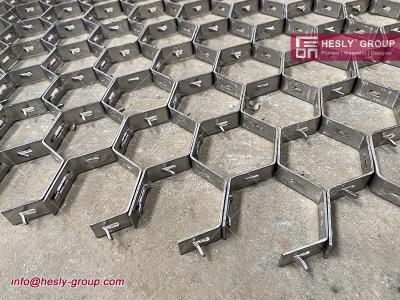 China AISI410S Hex Mesh 1.5mm Thickness 15mm Height for Refractory Anchoring in Ducts for sale