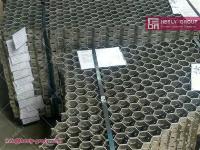 China AISI410S Hex Mesh 1.5mm Thickness 15mm Height for Refractory Anchoring in Ducts for sale