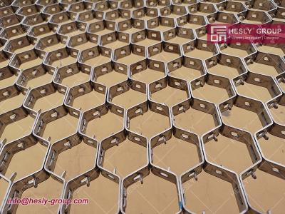 China 304H Stainless Steel Hex Steel Mesh 915mm x 3050mm 14Ga 2.0mm for Refractory Lining Reinforcement for sale