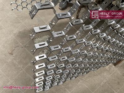 China 410S Stainless Steel Hexagonal Mesh 1.5x15x50mm for Refractory Lining 1000x2000mm for sale