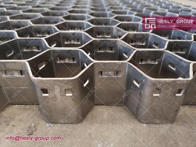 China 310S Hex Steel Grid 60mm Thickness 1000x1000mm Refractory Furnace Lining Hexmesh for sale