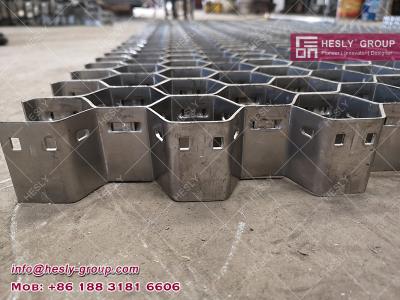 China SS310S Stainless Steel Hex Mesh 2.0mm Thickness 19mm Height Refractory Lining for sale