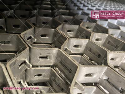 China AISI 321 Hex Metal Mesh for Refractory Linings 1.2mm to 2.0mm Thickness 800°C Service for sale