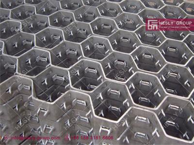 China 2x11ga Hexsteel Mesh Refractory Linings Hexmetal Steel for Furnace Cyclone Duct for sale