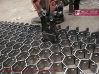 China 304H Stainless Steel Hexmesh with Bonding Holes 1in Depth 16 Gauge Refractory Anchoring for sale