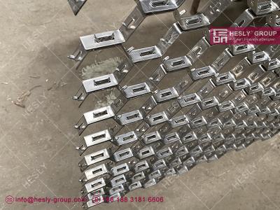 China 410S Hex Mesh with Prongs 2.0x20mm Steel Strip 50mm Hexagonal Hole 1x1m Panel for sale