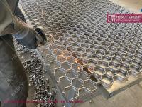 China Stainless Steel 321 Hexmetal Mesh for Refractory Lining 960x1000mm Standard Size for sale
