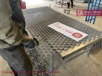 China Stainless Steel 304 Offset Lances Hex Mesh 14Ga x 2in Deep 2in Hex Hole 36x120ft for sale