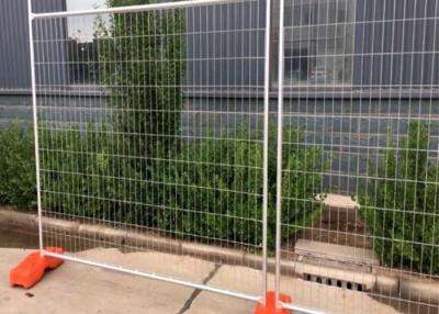 China Heat Treated 6x12 Chain Link Fence Panels 2.1x2.4m with 42-Micron Zinc Coating for Construction Sites for sale